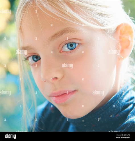 Blue eyed girls fotografías e imágenes de alta resolución Alamy