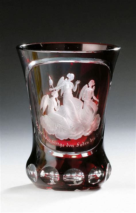 Sockelbecher mit den drei Parzen Kovacek Galerie für Glas und Gemälde