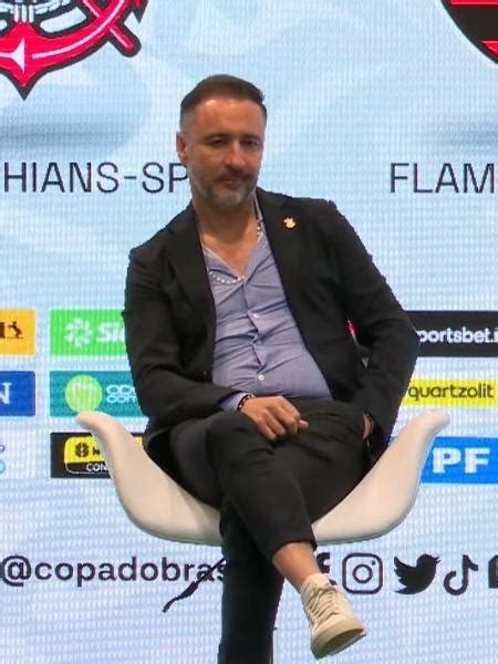 Vítor Pereira prioriza final e admite poupar Corinthians no Brasileiro