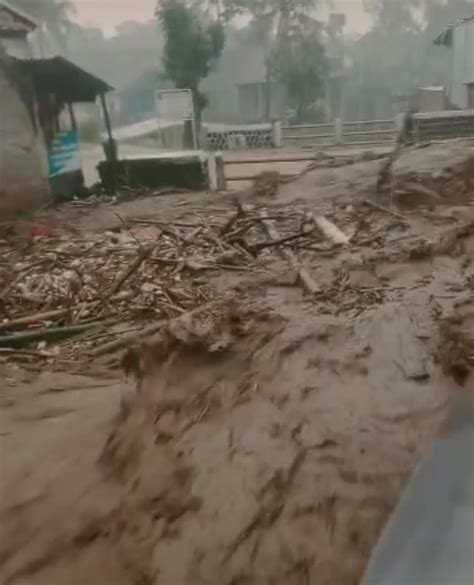 Hujan Disertai Angin Kencang Empat Kecamatan Di Garut Terdampak Banjir