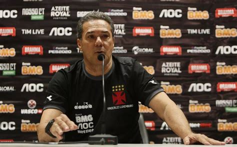 Vanderlei Luxemburgo é anunciado como técnico do Vasco DCI