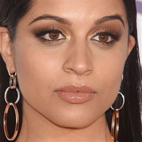 Lilly Singh S Makeup Photos Products Steal Her Style Photo Makeup