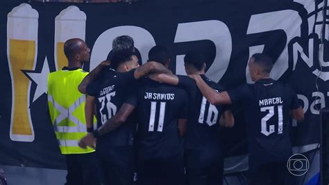 Vídeo Aos 30 min do 2º tempo Gol do Botafogo Júnior Santos abre o