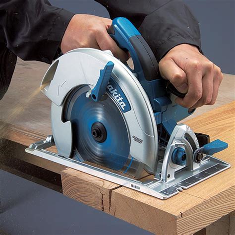 Makita 5008MG 1800W 210mm 8 1 4 Circular Saw