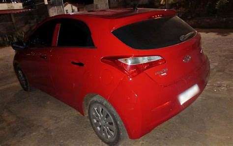Perseguição policial termina carro clonado apreendido em MG PM