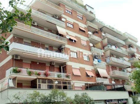 Vendita Appartamento Pomezia Trilocale In Via Francesco Petrarca