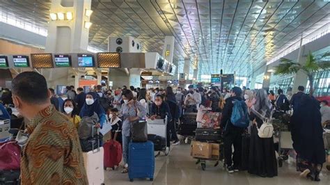 Pergerakan Penumpang Di Bandara Soekarno Hatta Saat Arus Mudik Tahun