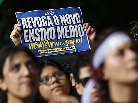 Reformar ou revogar o que fazer o Novo Ensino Médio Opinião