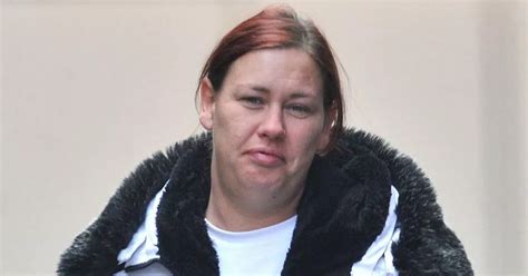 Flight Turned Around After Drunk Mum Pulled Down Her Underwear Mylondon