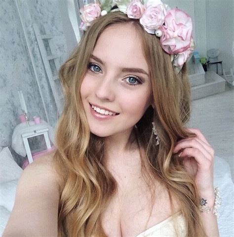 Meet Oksana Neveselaya Worlds Hottest Maths Teacher From Belarus