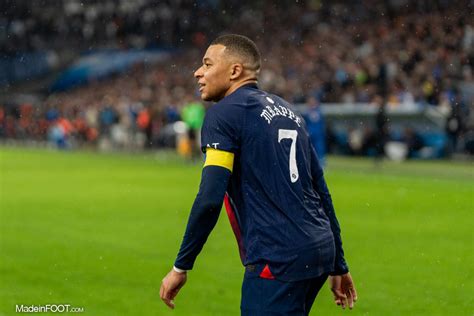 PSG Kylian Mbappé sifflé par le Parc des Princes