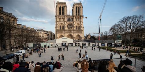Paris la cathédrale Notre Dame retrouve la charpente de sa nef