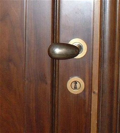 Montare Una Maniglia Su Una Porta Benecasa It