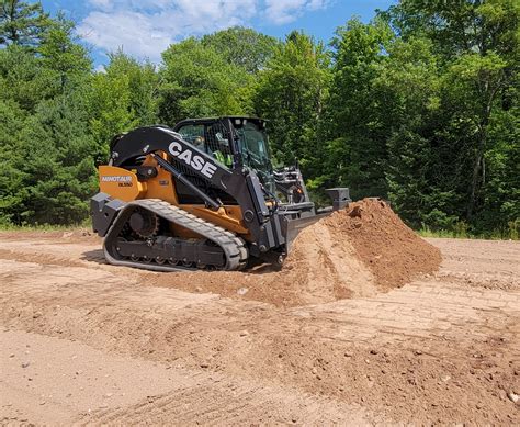 Case Minotaur DL550 Compact Dozer Loader Is Two Machines In One