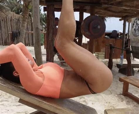 Michelle Lewin Wows In World S Skimpiest Thong