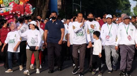 Jokowi Ikut Jalan Sehat Menuju Satu Abad NU