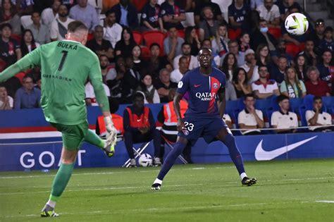 PSG Debut For Randal Kolo Muani Paris Saint Germain