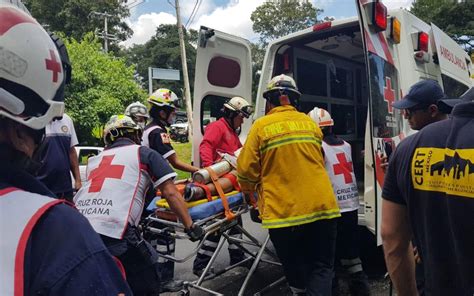 Camión sin frenos en Huertas de San Pedro El Sol de Cuautla