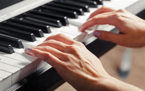 Ognista Nauczycielka Gry Na Pianinie Telegraph