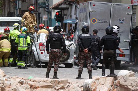 Un Terremoto De 6 7 Grados Sacude Ecuador