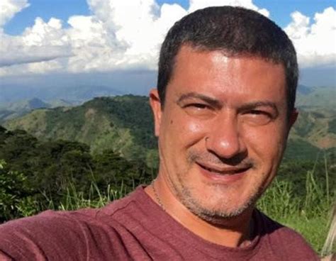 Ator Tom Veiga intérprete do Louro José é encontrado morto no Rio