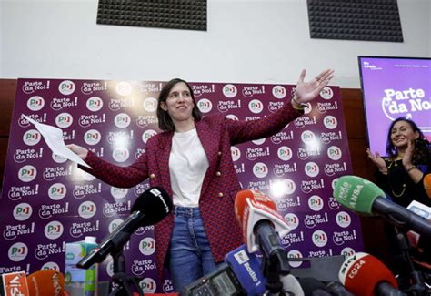 Pd L Esultanza Di Elly Schlein Dopo La Vittoria Alle Primarie