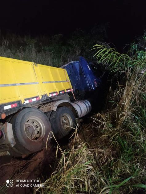 Acidente Entre Carretas Deixa Uma V Tima Fatal Em Tr S Lagoas Saiba