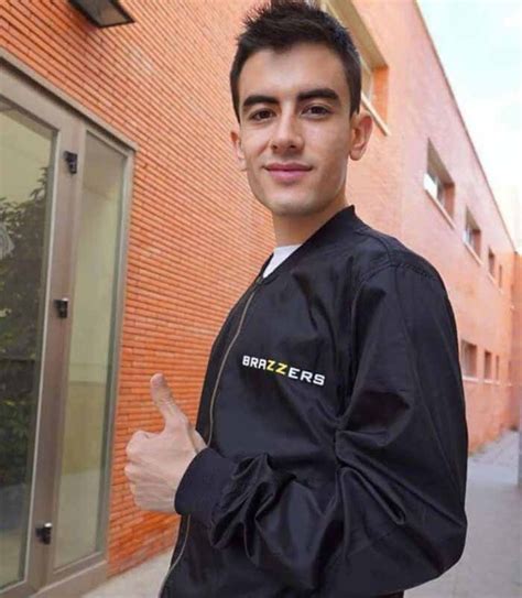 Fake News Usando Foto De Ator Pornô Volta A Circular No Brasil