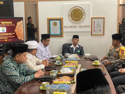 Kunjungan Silaturahmi Kapolda Sulsel Ke Kantor MUI Makassar BACA PESAN