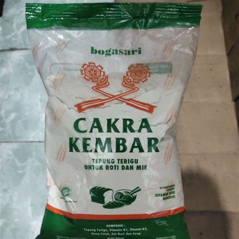 Jual BOGASARI TEPUNG CAKRA KEMBAR EKONOMIS UNTUK ROTI DAN MIE 1KG