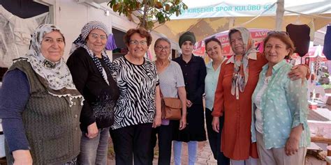 Emekli Retmenler Satt Klar B Rek Paras Yla Rencilere Burs Veriyor