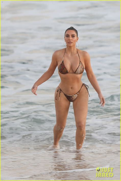 Kim Kardashian Flaunts Her Curves In A Bikini See The Beach Photos