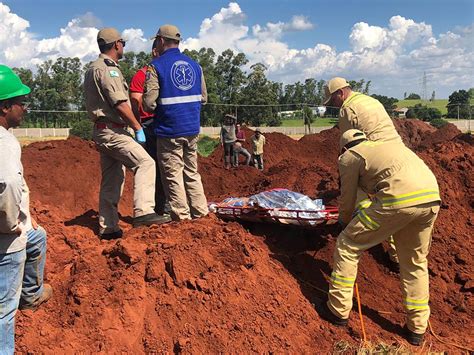 Morre homem soterrado durante obra em condomínio na Estrada Velha em