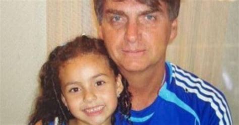 Em meio a escândalo filha de Michelle Bolsonaro de 20 anos abre perfil