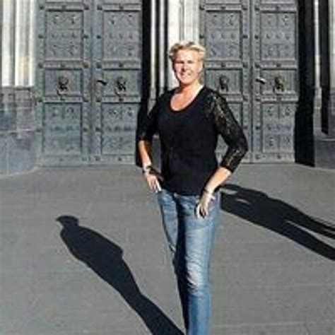 Stream Vivian Grootendorst Music Listen To Songs Albums Playlists