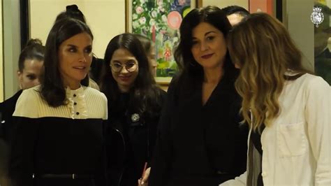 La Reina Letizia estrena un mono bicolor de máxima tendencia en Croacia