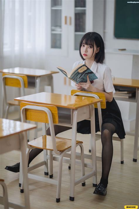 许岚LAN NO 01 教室jk黑丝 JK and Black Stocking 40P 525MB 胴体的诱惑