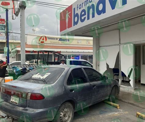 Hombre Confunde El Acelerador Con El Freno Y Choca Contra Consultorio