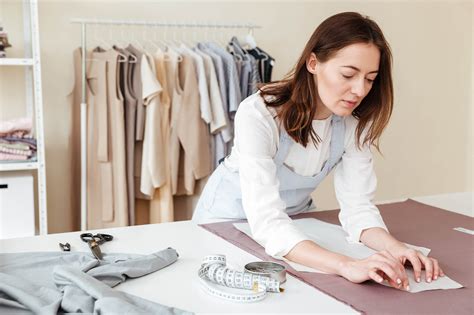 AFINAL O QUE É A MODELAGEM DE UMA ROUPA