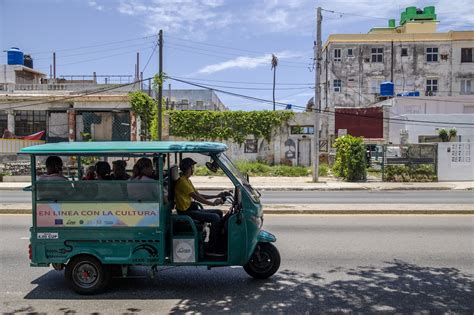 Nueva rutas de triciclos eléctricos para transportación de pasajeros en