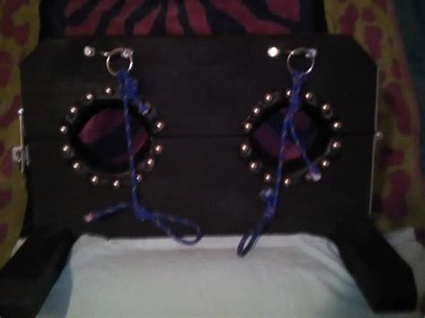 Chatouilles Dans Un Carcan Tickling Petite Annonce Ploermel