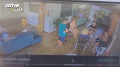 Mãe e filho invadem casa e matam dois a tiros vídeo