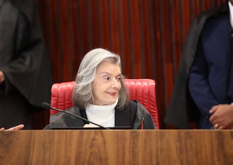 Cármen Lúcia toma posse como vice presidente do TSE Bernadete Alves