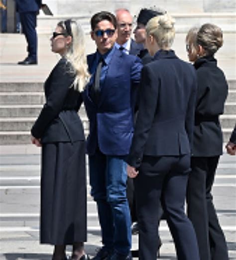 Confindustria ᵖᵃʳᵒᵈʸ on Twitter Pier Silvio Berlusconi al funerale