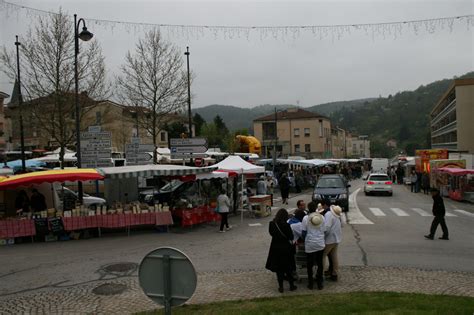 Aurec sur Loire La pluie sest invitée à la Foire du 1er mai
