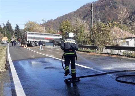 Trafic blocat pe DN7 în zona localității Brezoi Info Trafic Romania