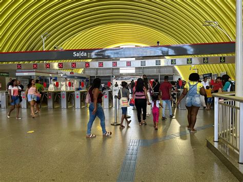 Volume de serviços na Bahia cai 2 7 em setembro mas cresce 1 4 no