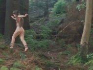 Unknown Desnuda En Caballeros Princesas Y Otras Bestias