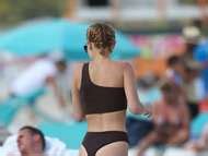 Naked Sarah Snyder Added By Bandiri