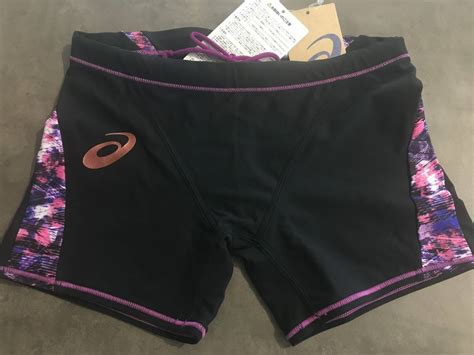 未使用0606 新品 未使用 水着 asics アシックス ハーフボックス サイド柄 ブラック オーキッド 塩素に強く長持ち Sサイズ